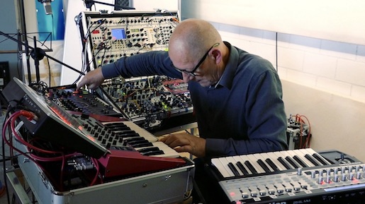 DER SCHWEIZER KOMPONIST, MUSIKER, SOUNDDESIGNER UND KÜNSTLER ERNST ...