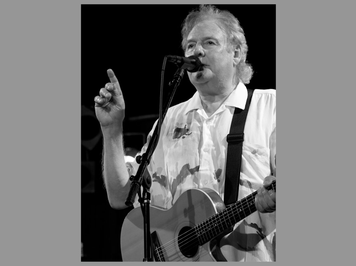 DER BRITISCHE SÄNGER, SONGWRITER, MUSIKER UND KOMPONIST DAVE COUSINS ...